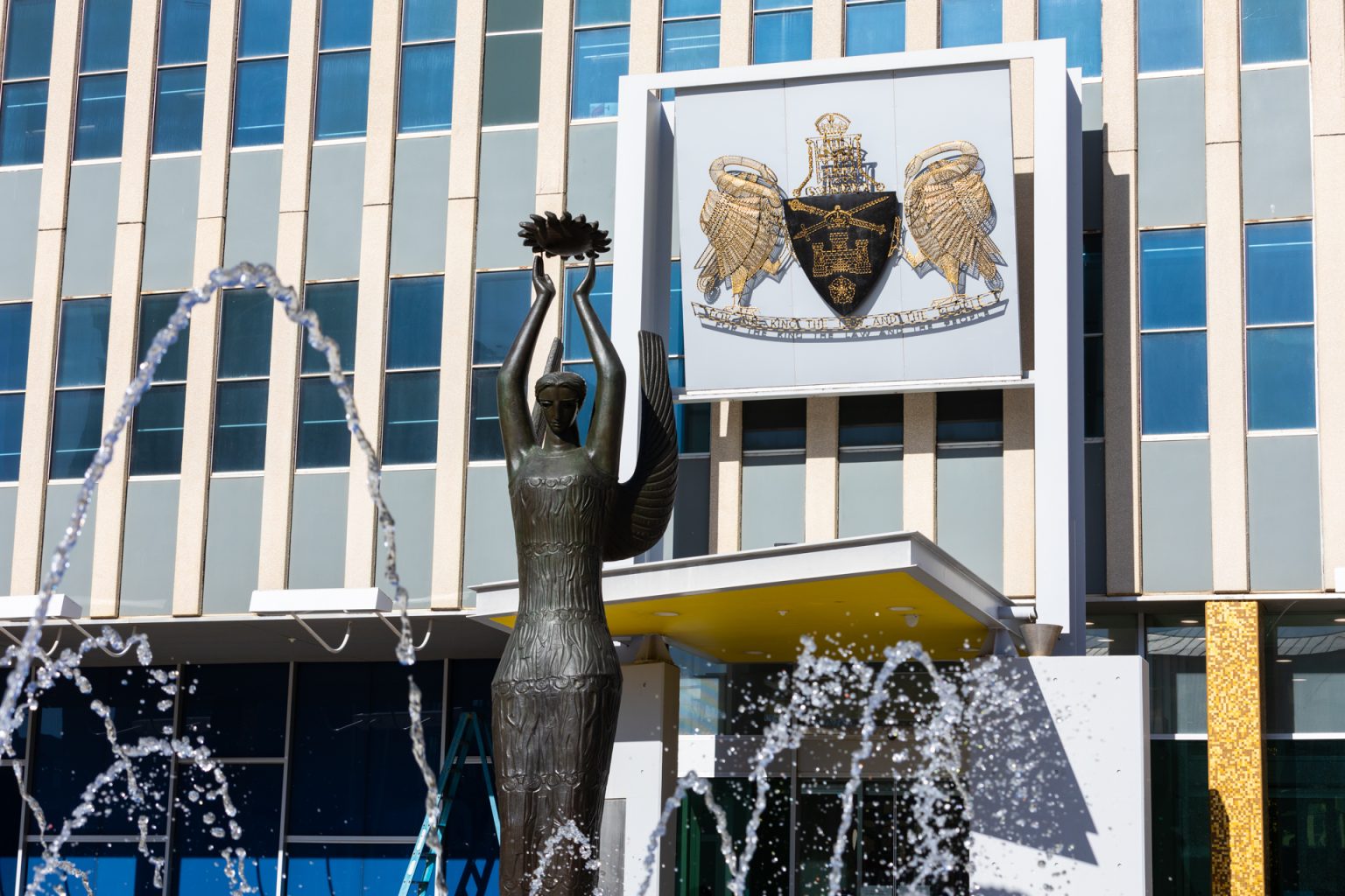 Summer flirtation adds extra spice to first Assembly sitting | Region ...