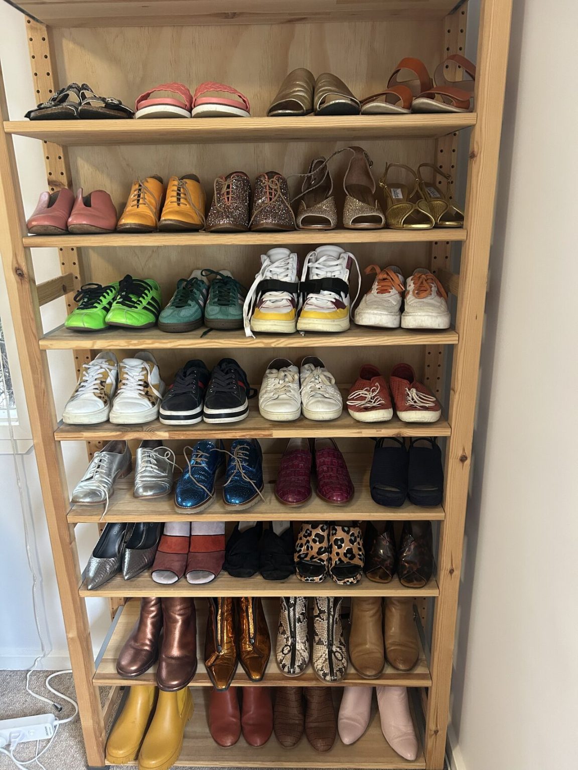 Why are hundreds of ANU students posting photos of their shoes online ...